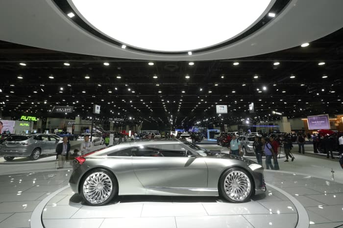 Detroit auto show returns after 3-year absence, but on a smaller scale ...