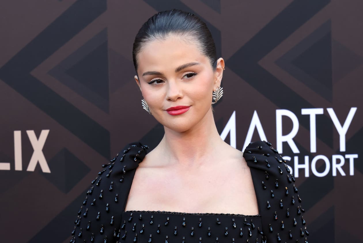 A ‘private celebrity compound’: Selena Gomez lists her L.A. estate for ...
