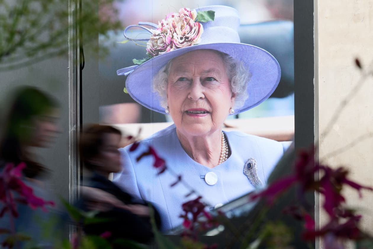 Queen Elizabeth II’s funeral is Monday morning — here’s how to watch ...