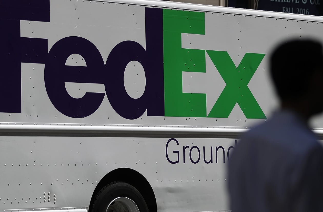 FedEx earnings preview: Is it the company that’s struggling, or just ...