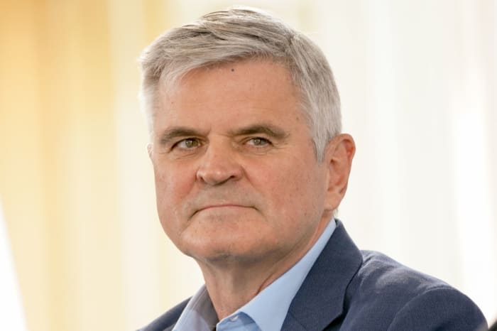 Steve Case of AOL sees parallels to dot-com era in today's challenging ...