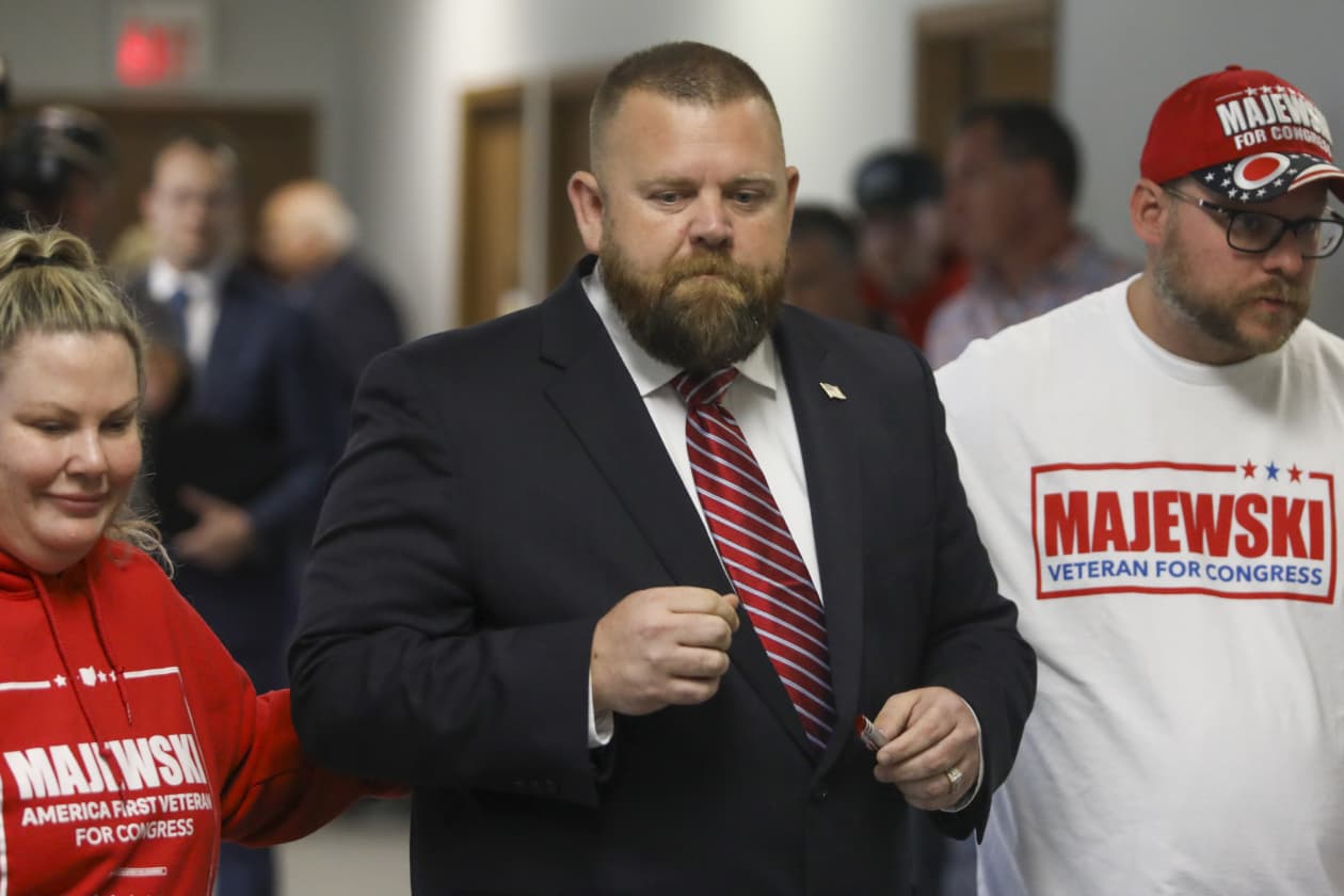 Air Force record of Republican congressional candidate in Ohio under ...