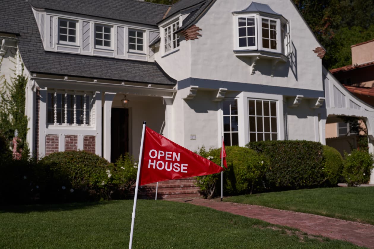 Housing supply hits highest level since October 2021, but home sales ...
