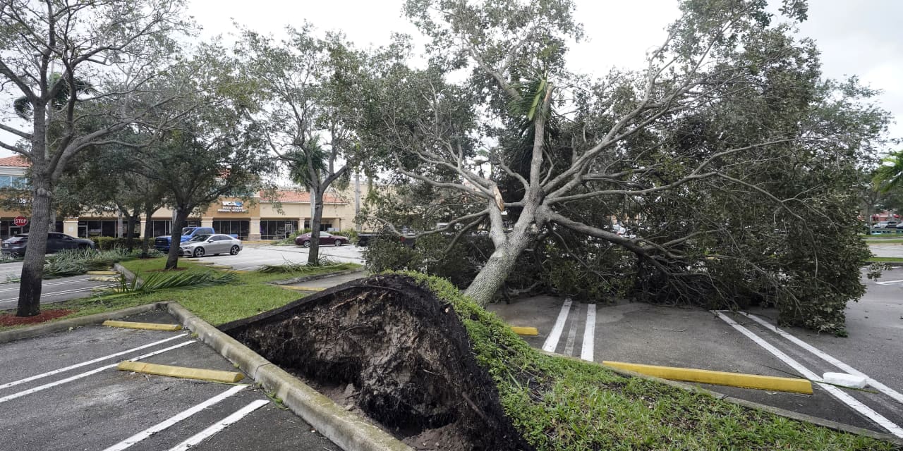 Hurricane Ian makes Florida landfall near Ft. Myers with sustained 150 ...