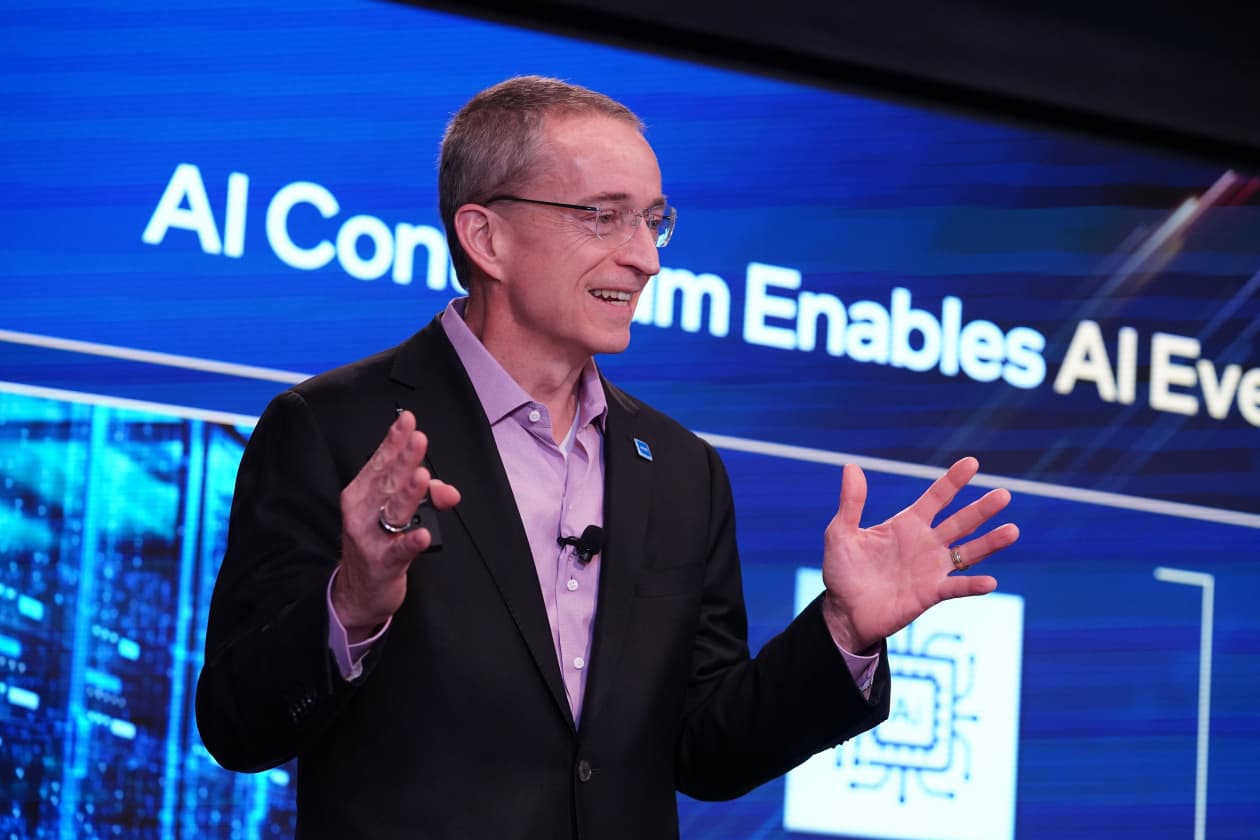 Intel delivers long-awaited CEO change, but that doesn’t make its stock ...