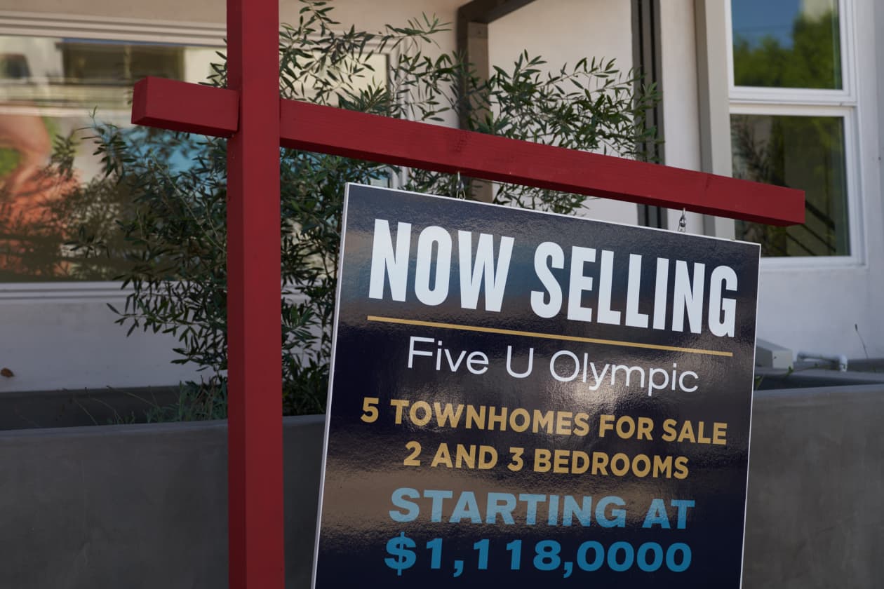 This asset class is better than bonds at hedging a stock portfolio ...