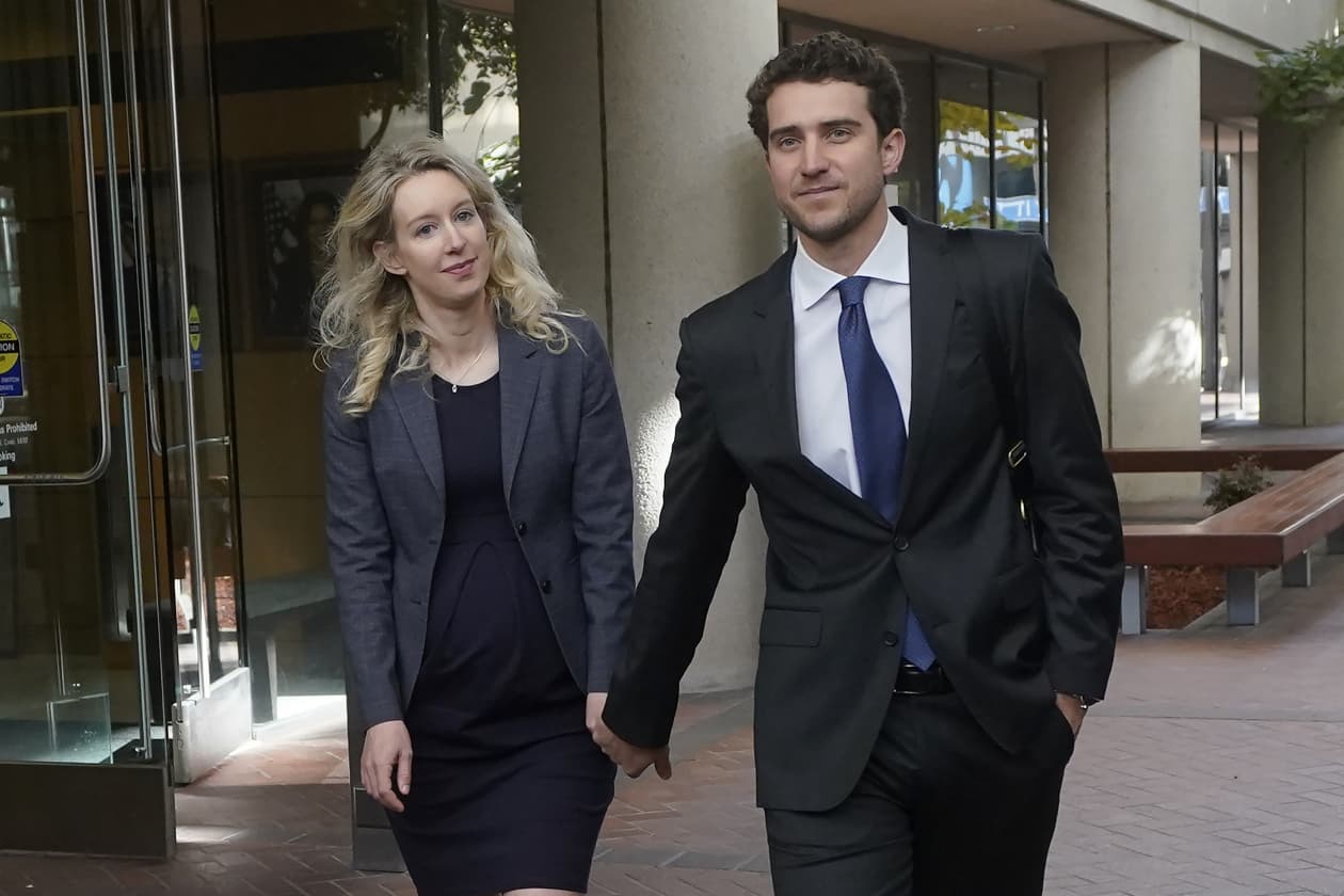 Key witness in Elizabeth Holmes trial affirms testimony against her ... Key witness in Elizabeth Holmes trial affirms testimony against her ...