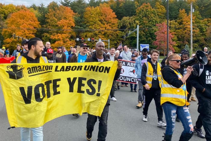 Amazon workers vote against unionizing at upstate New York warehouse ...