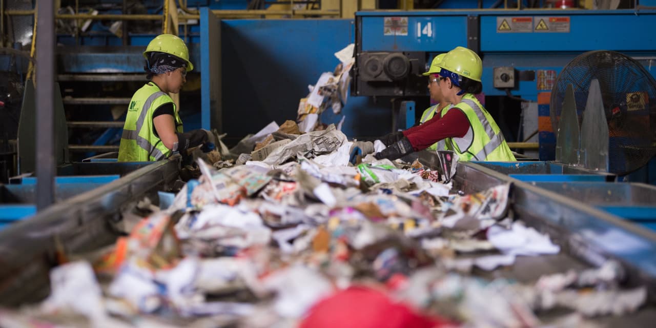 U.S. tosses 300 lbs. of plastic per person annually. Why we’re getting ...