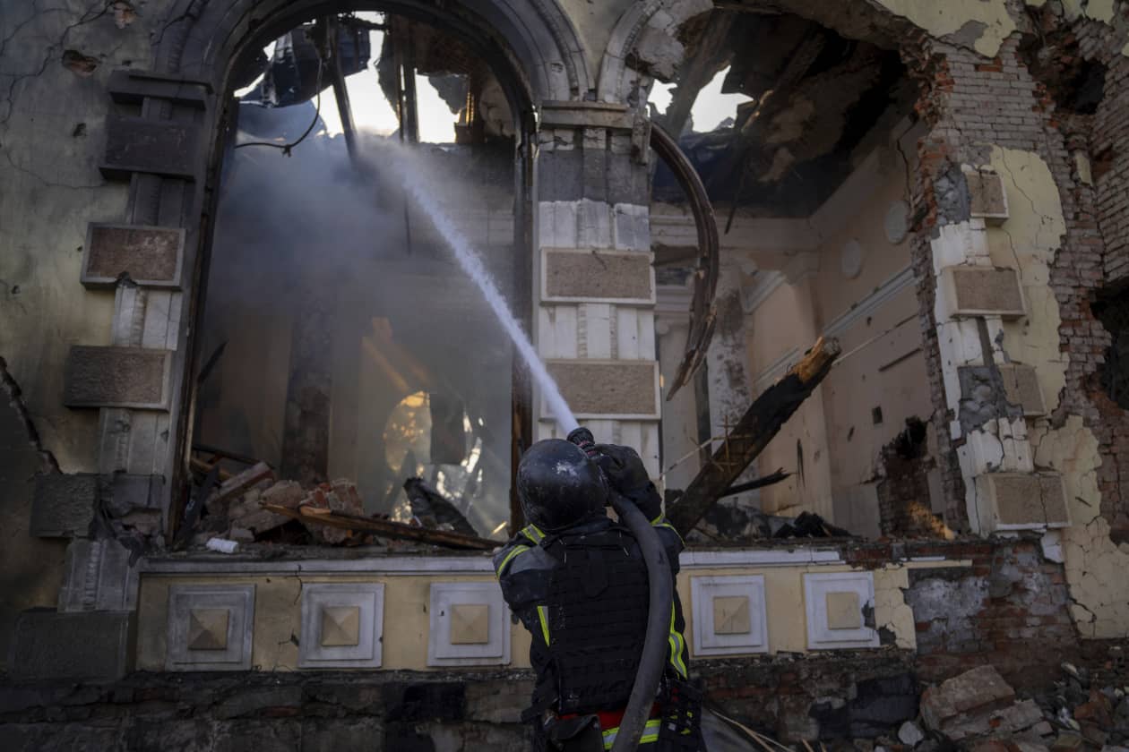 Delays in promised Western military aid to Ukraine are costing lives ...