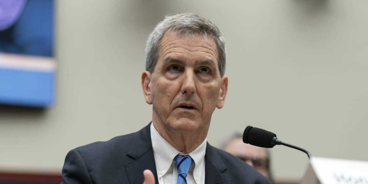 FAA chief is latest high-ranking federal official to say he’ll vacate ...