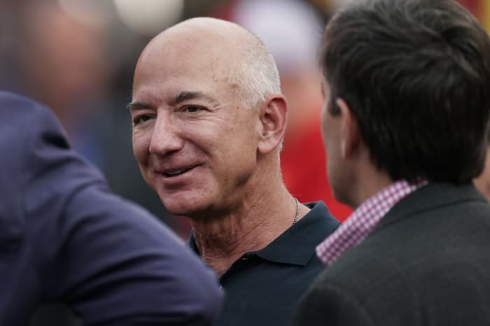 Ex-housekeeper sues Jeff Bezos, claims discrimination, unsafe working ...