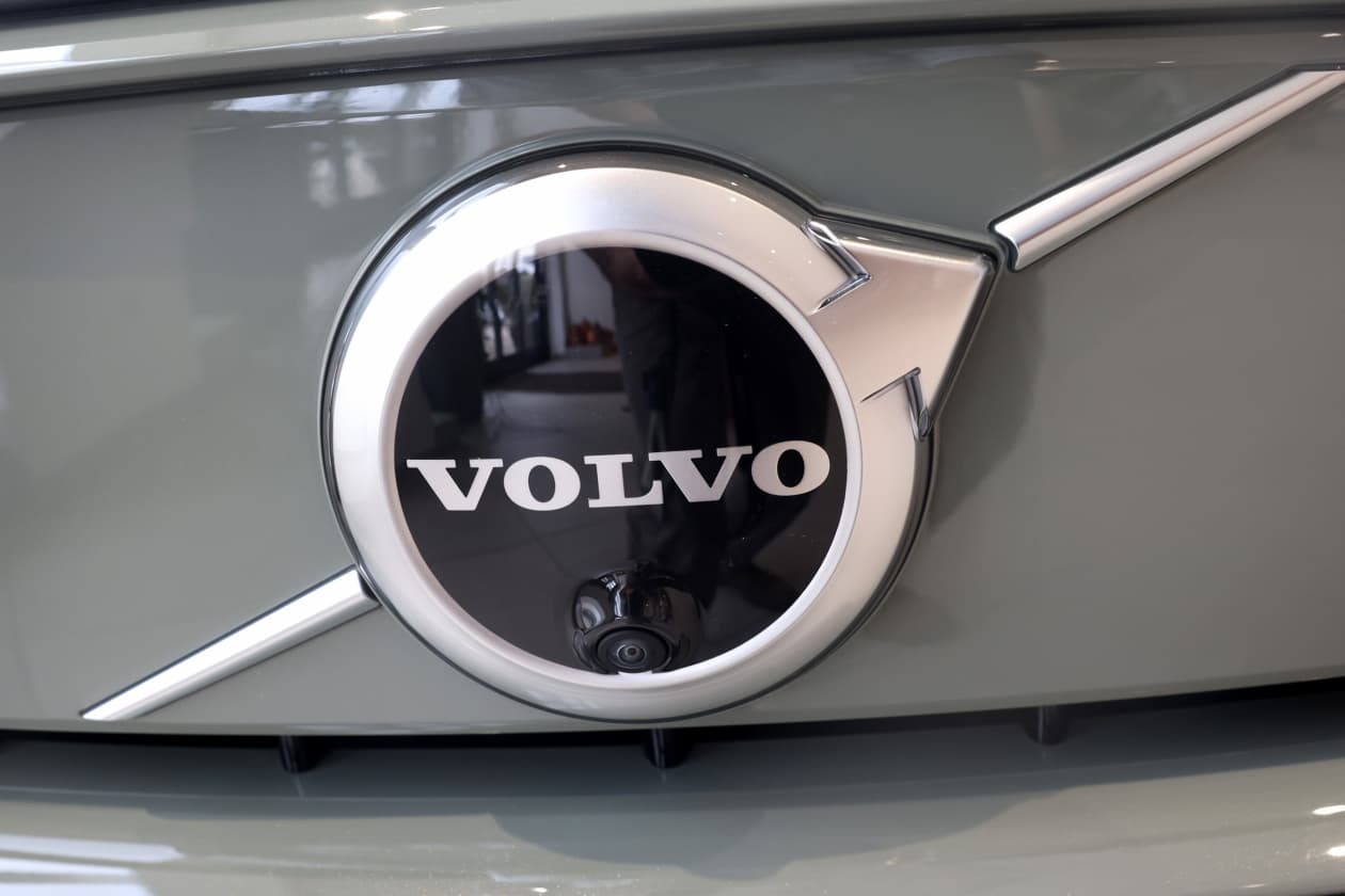Volvo Cars slashes outlook citing ‘increasingly volatile environment ...