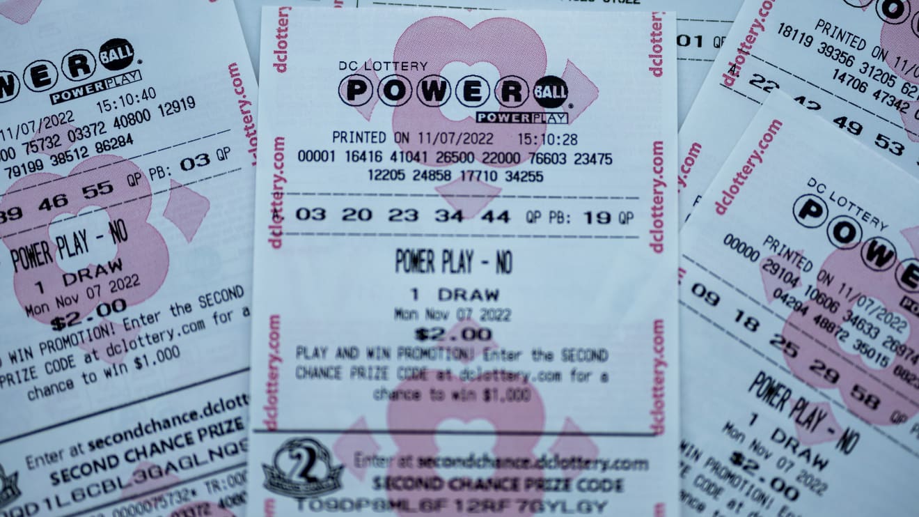 California ticket-holder is sole winner of the $2 billion Powerball ...