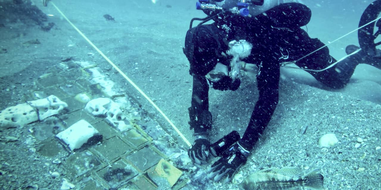 Space shuttle Challenger section found at bottom of Atlantic, NASA ...