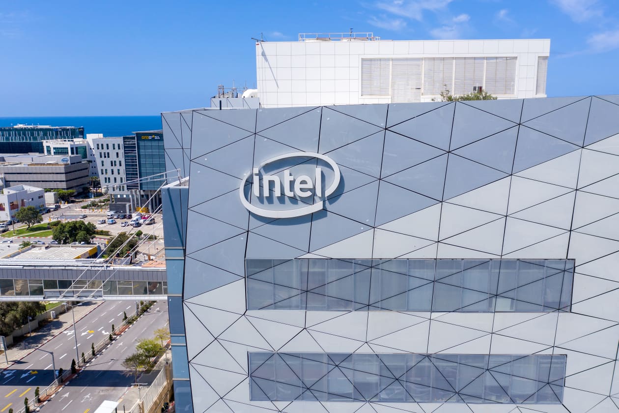 Opinion: Intel just had its worst year since the dot-com bust, and it ...