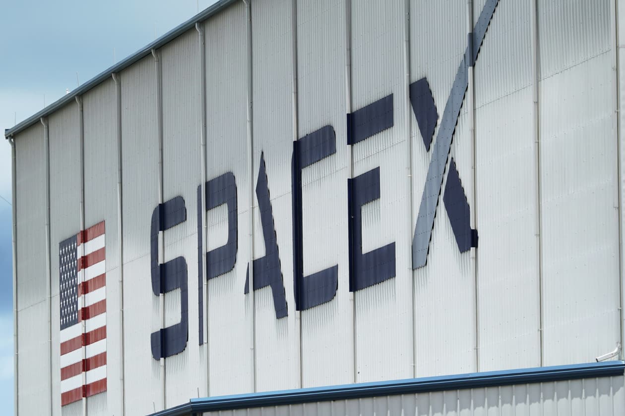 After Starlink mission hits problems, SpaceX says satellites will re ...