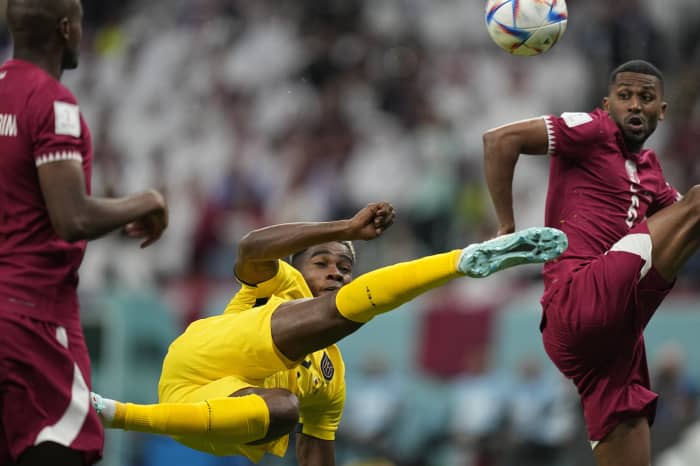 World Cup 2022: Qatar loses opener to Ecuador, U.S. up on Day 2 ...