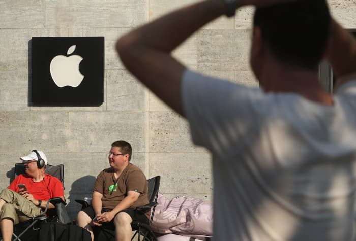 Apple iPhone wait times have doubled in 4 weeks to 38 days, UBS says ...