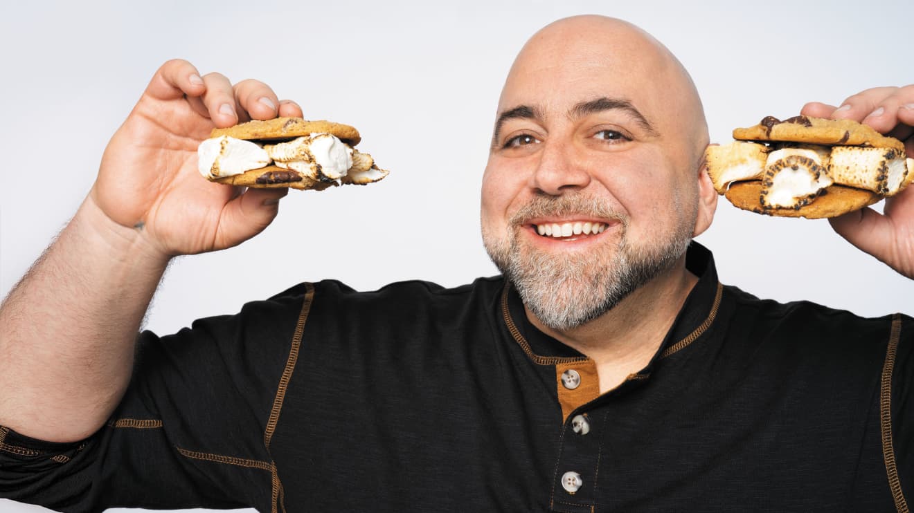 Duff Goldman serves 4 pies, 3 types of ice cream and cookies for ...