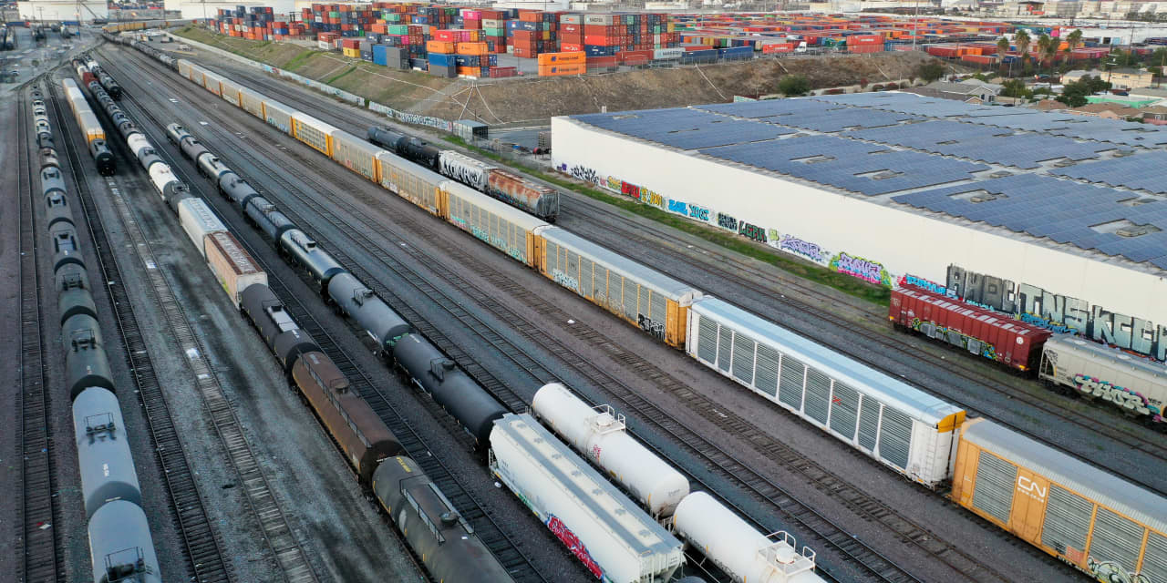 Washington on track to avert U.S. rail strike as House passes crucial ...