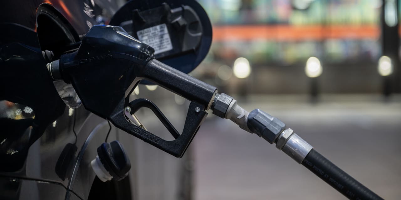 Oil prices down 5 sessions in a row, at their lowest in nearly a year ...