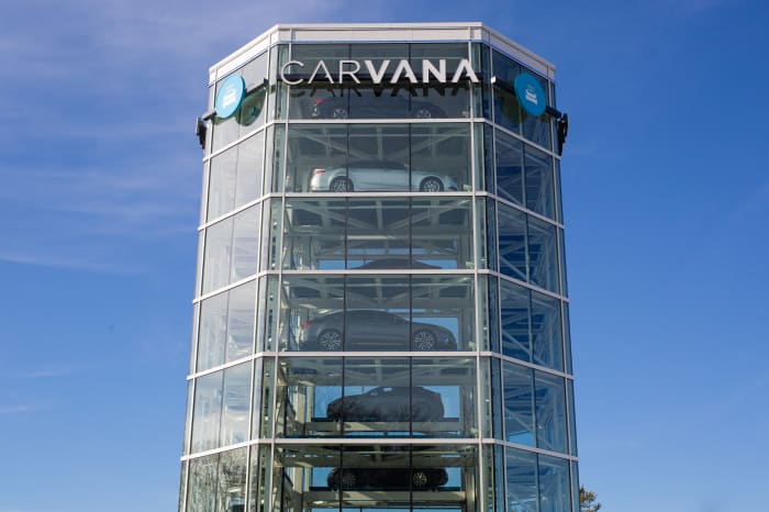 Carvana stock set for another decline as ‘confidence is low’ and ...