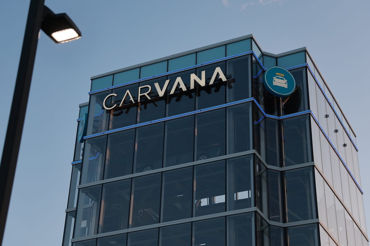 Carvana’s stock is up 2,700% over 18 months. Here’s the case for more ...