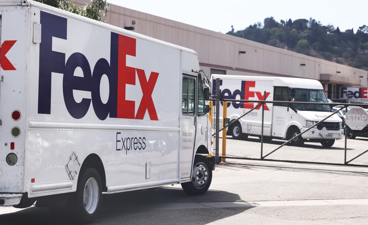 FedEx to cut executive team by more than 10% - MarketWatch