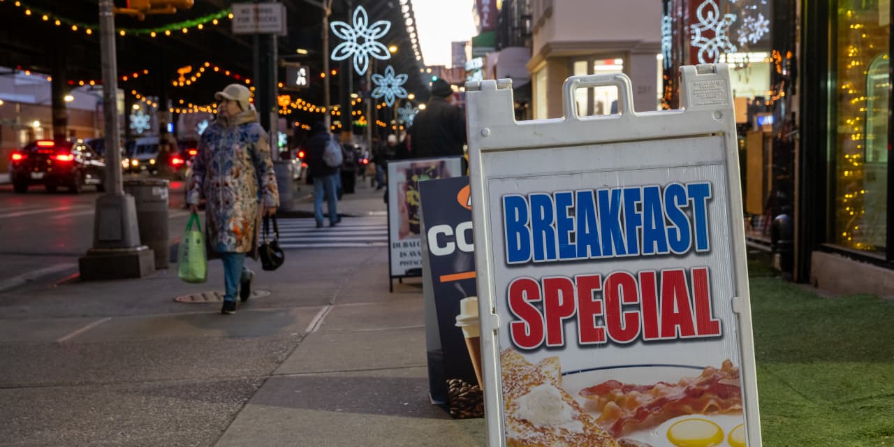 U.S. inflation rate is still stuck near 3%. Fed appears no hurry to cut ...