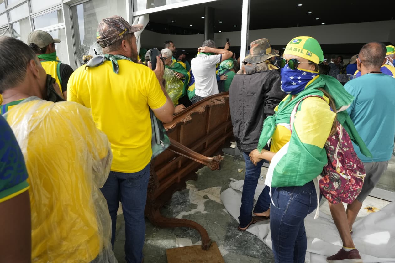Brazil authorities seek to identify and punish pro-Bolsonaro rioters ...