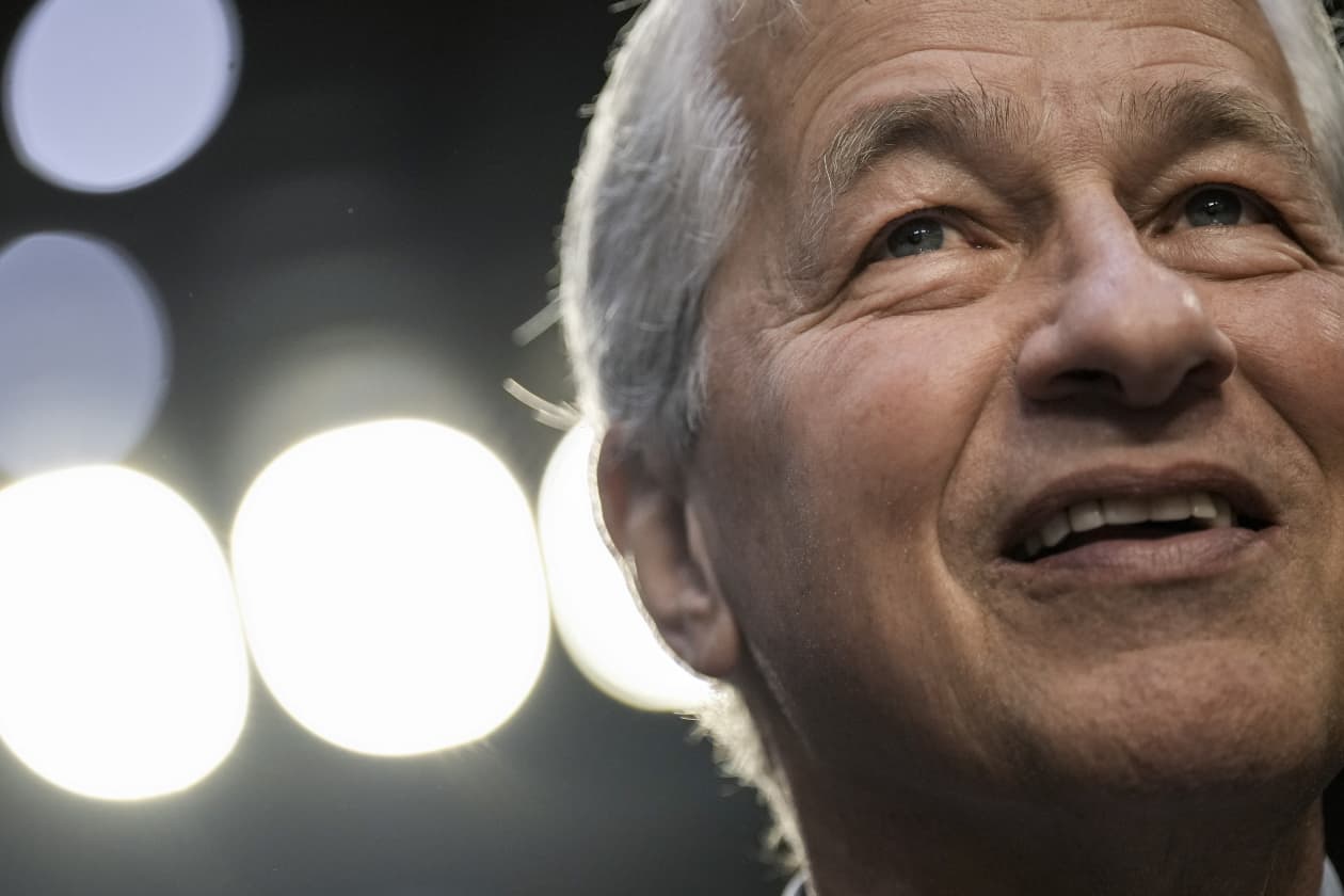 JPMorgan Chase CEO Jamie Dimon sticks to hiring plans and dials back ... JPMorgan Chase CEO Jamie Dimon sticks to hiring plans and dials back ...