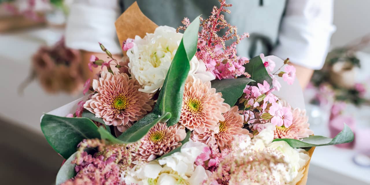 4 fabulous Mother’s Day flower deals you can get now - MarketWatch