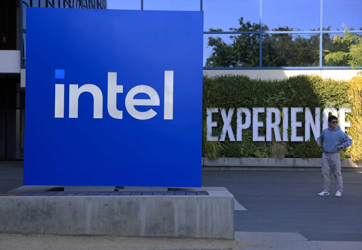 Intel agrees to 10% U.S. government stake. It may not be the last chip ...