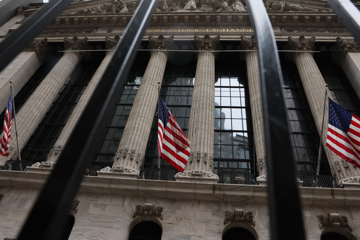 NYSE says ‘system issue’ led to glitch that caused dozens of trading ...