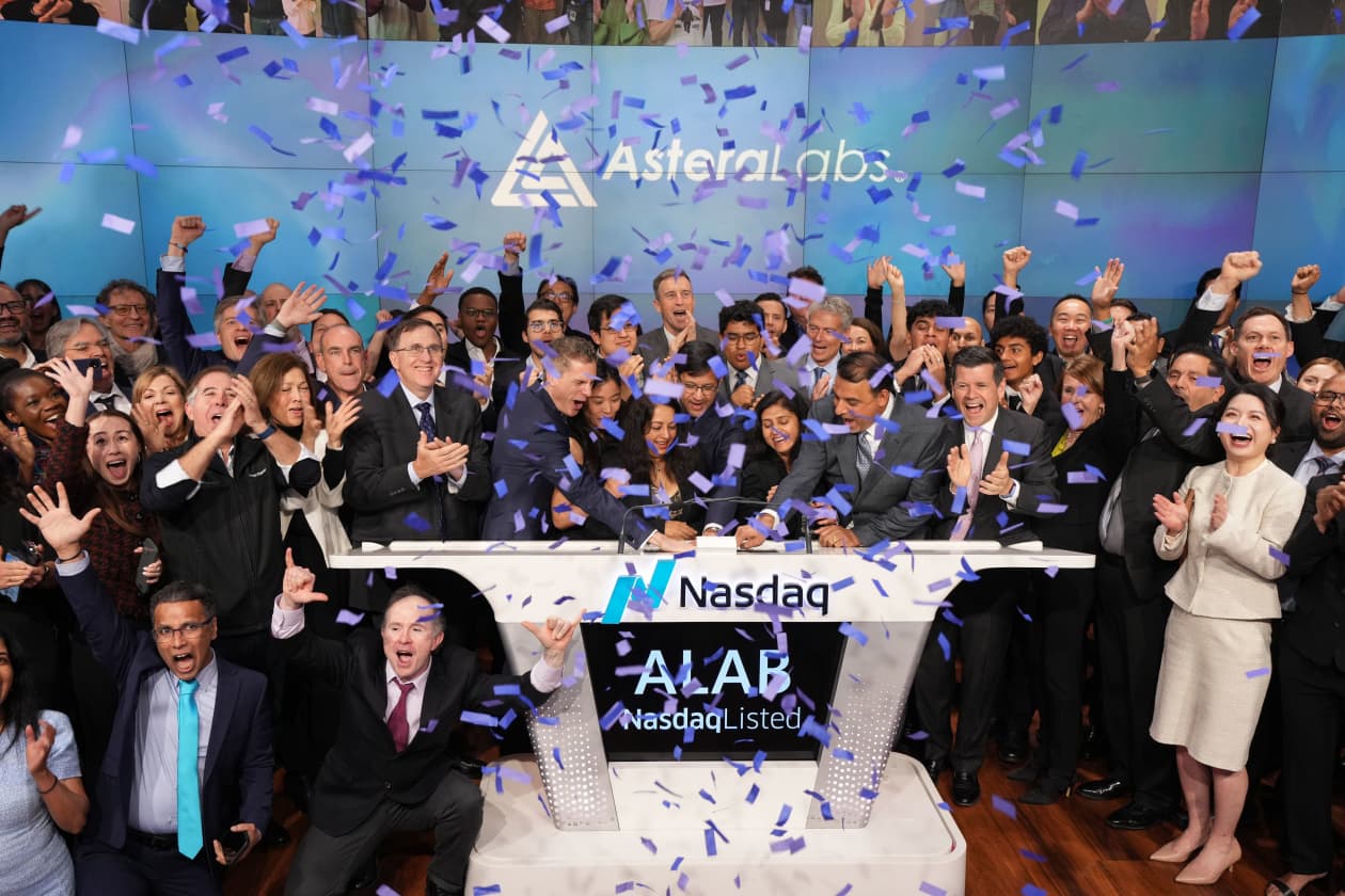 Astera Labs’ stock soars, as investors cheer the debut of a new AI chip ...