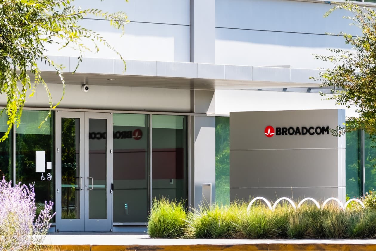 Broadcom just keeps getting bigger as it’s deemed best AI stock besides ...