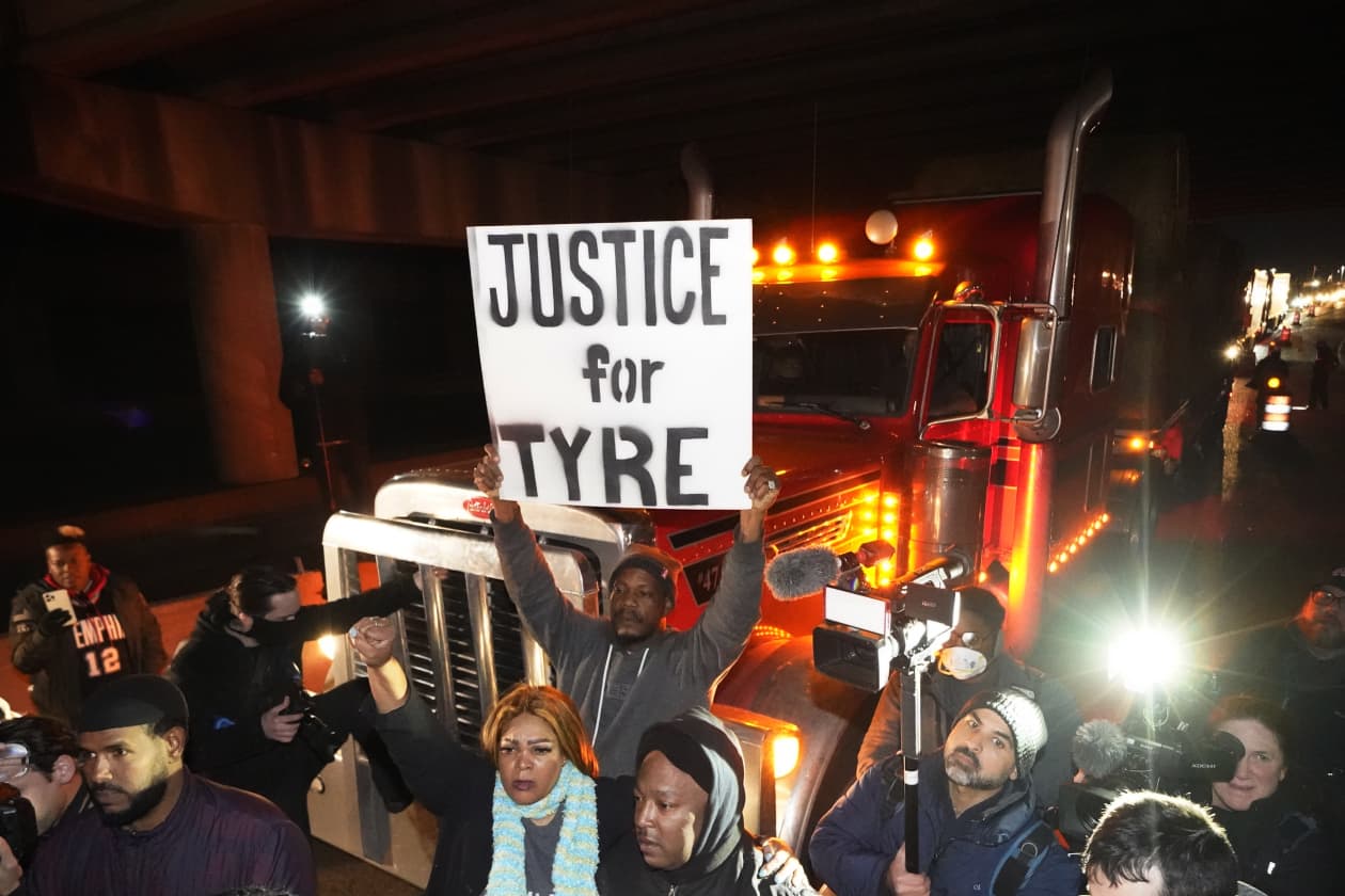 Memphis police disband unit that beat Tyre Nichols - MarketWatch Memphis police disband unit that beat Tyre Nichols - MarketWatch