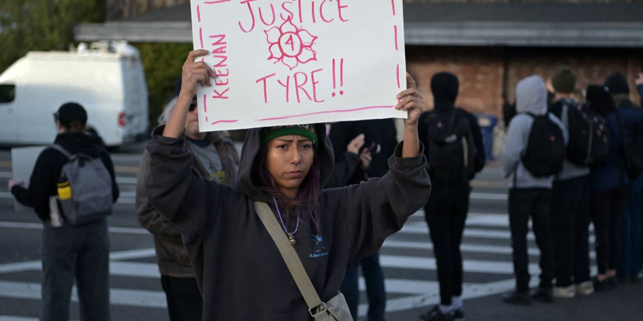 7th Memphis police officer relieved of duty after fatal beating of Tyre ...
