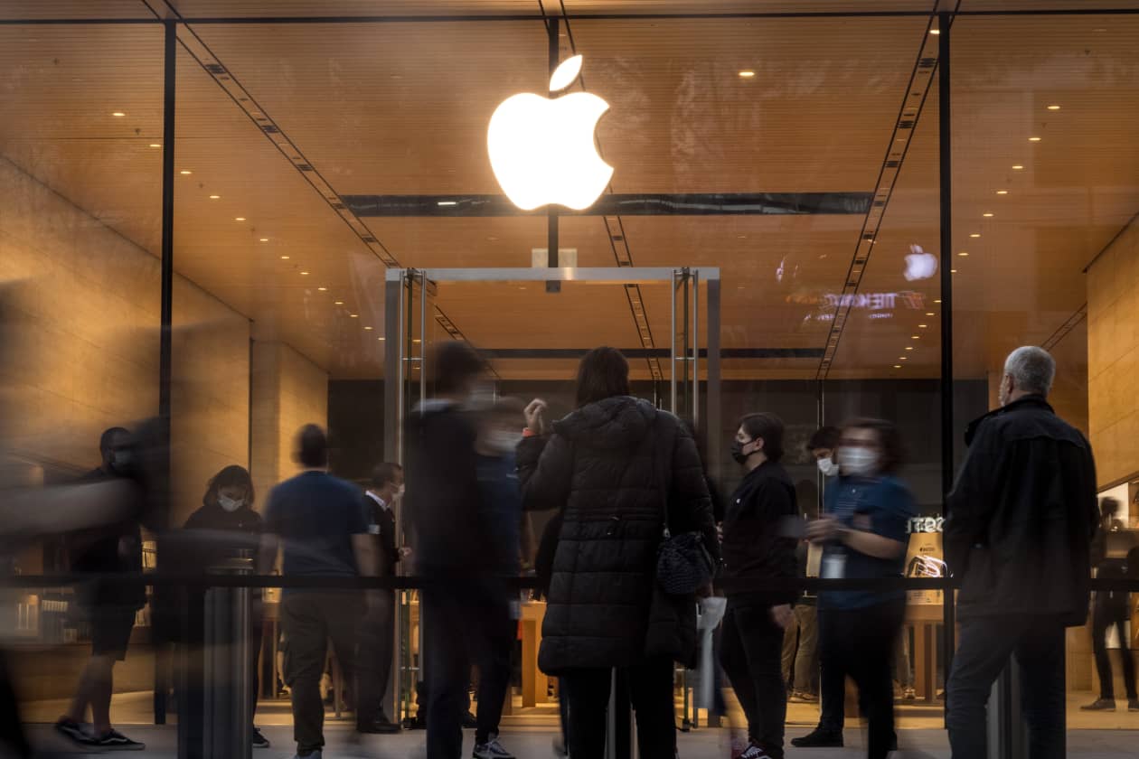 Here’s why Apple’s stock is getting dumped despite solid earnings ...