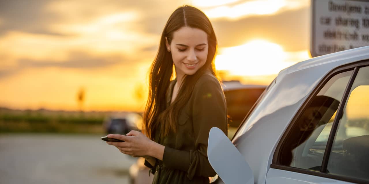 The Electric Car Vs Plug In Hybrid Debate Which Should You Buy