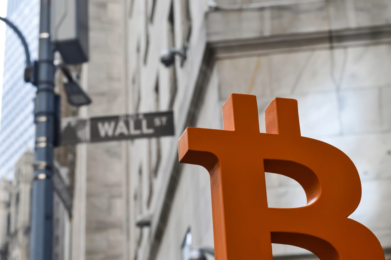 Bitcoin weakness flags ‘imminent summer S&P 500 correction,’ says ...