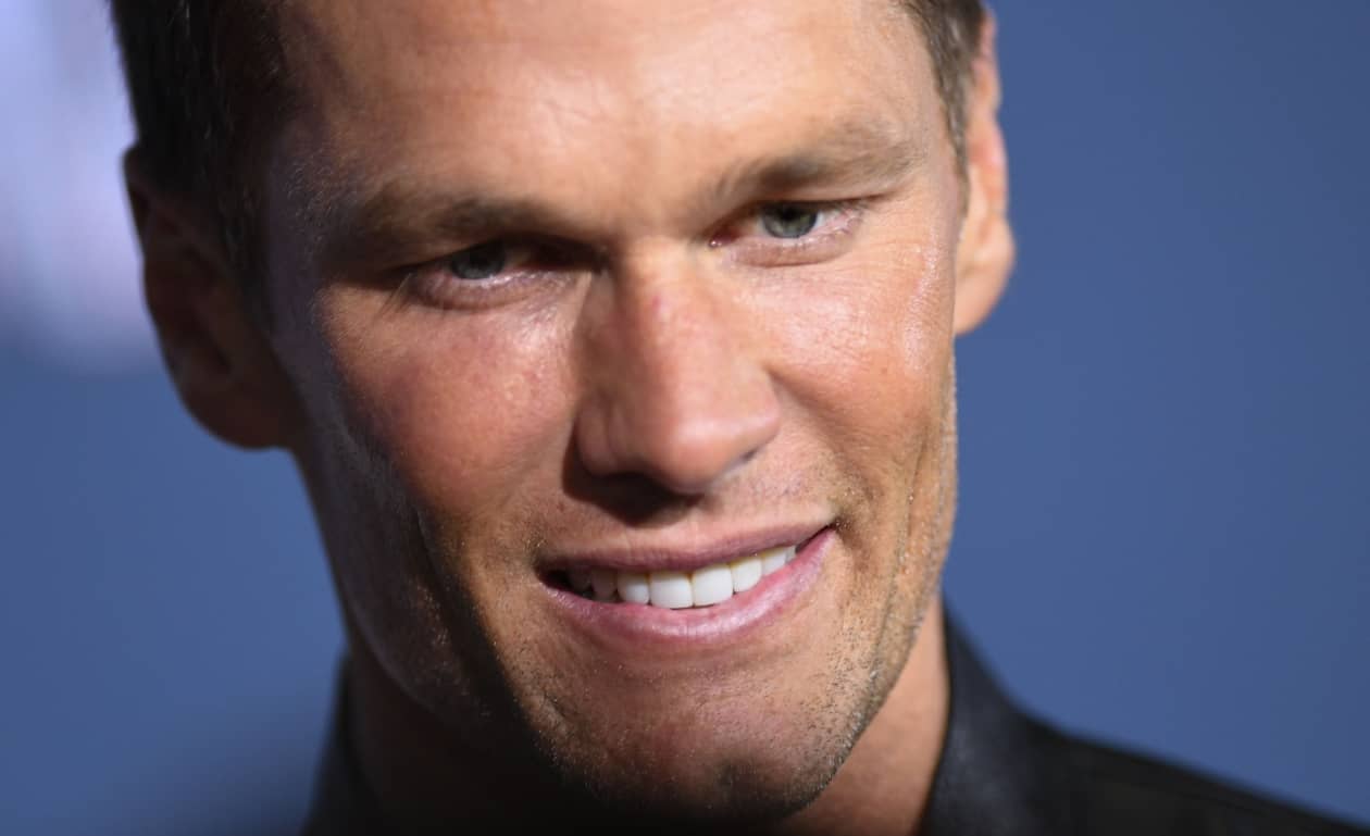 Retired Tom Brady tweets ‘I’m not sure what to do with my hands’ GIF ...