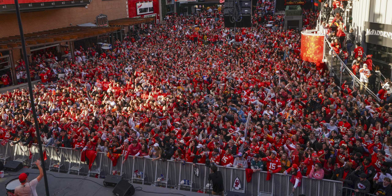 Super Sick Monday? Roughly 1 in 5 Super Bowl viewers is expected to ...