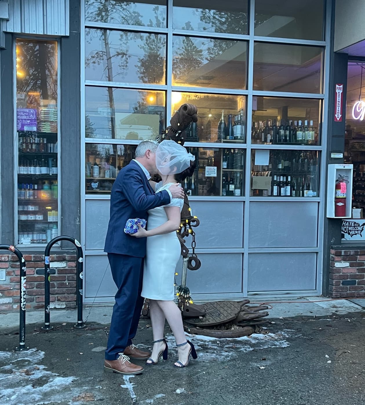 ‘We weren’t stressing about costs’: This couple got married at a gas ...