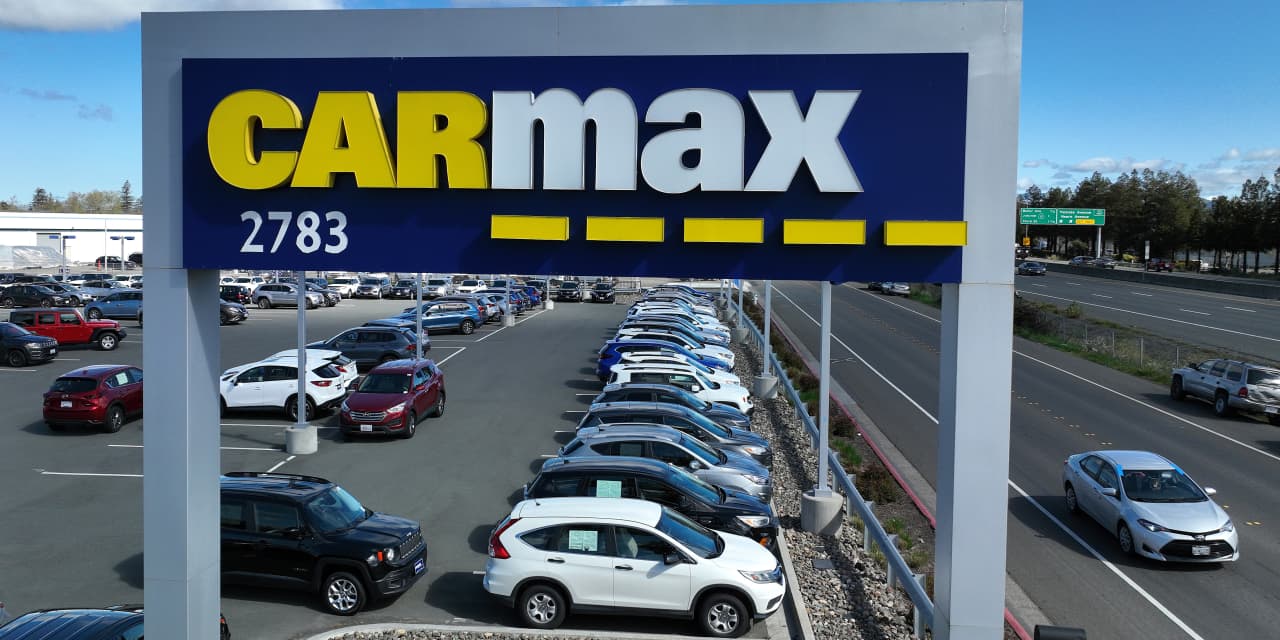 CarMax sold more used cars than expected as prices fell by about $1,100 ...