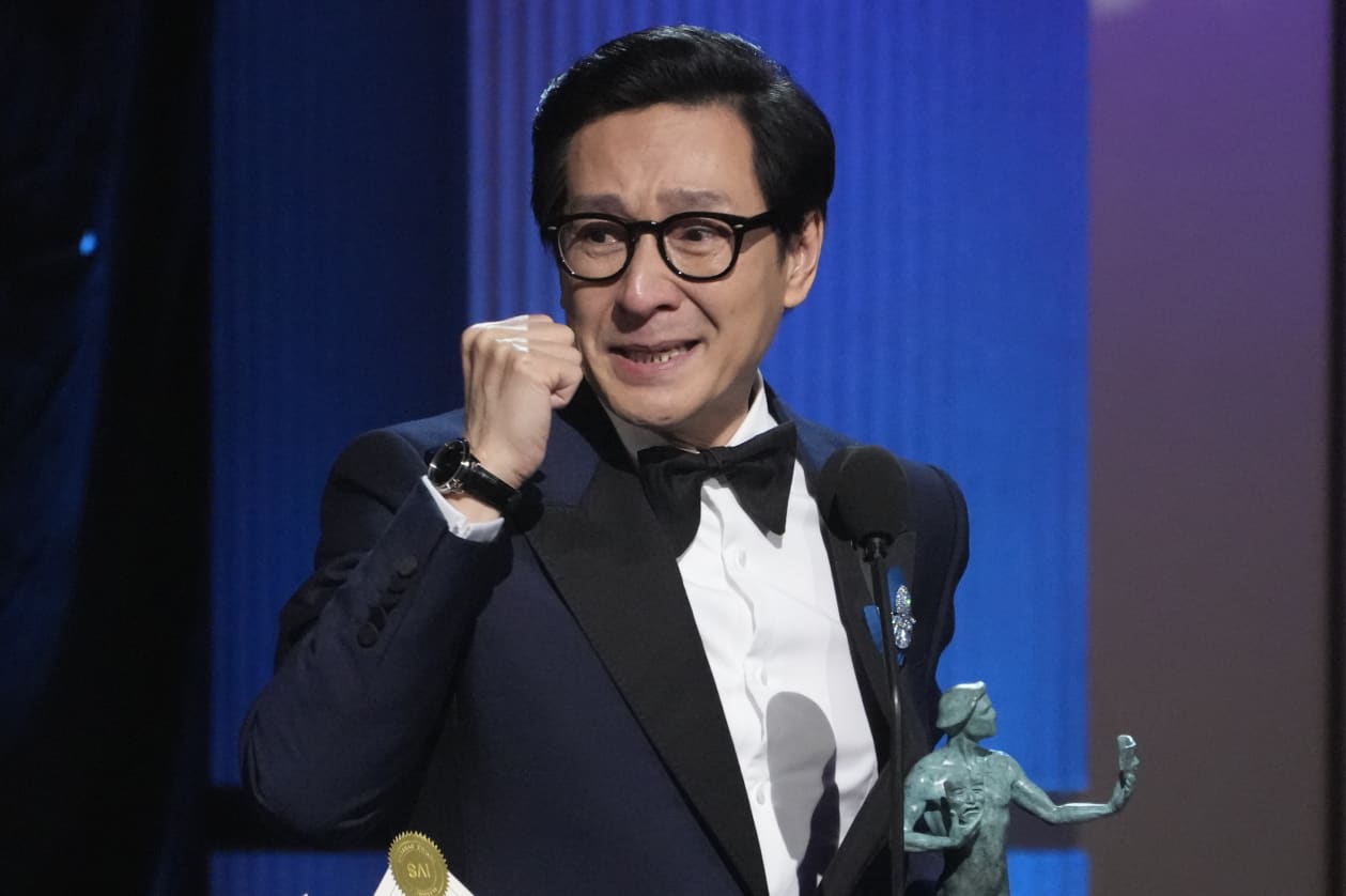‘Everything Everywhere All at Once’ dominates at SAG Awards - MarketWatch