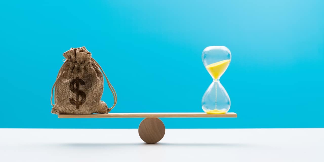 Are annuities worth it? Or should I just withdraw money from my savings ...