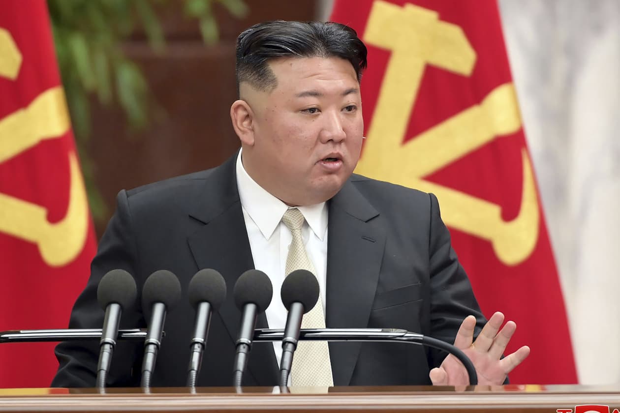 North Korea launches ballistic missile toward sea a day after making ... North Korea launches ballistic missile toward sea a day after making ...