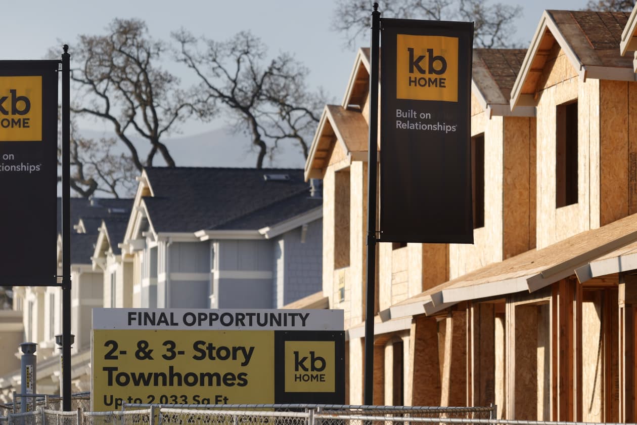 KB Home saw better demand for its homes as mortgage rates dropped ...